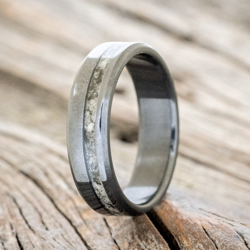 "VERTIGO" - MOONSTONE WEDDING RING