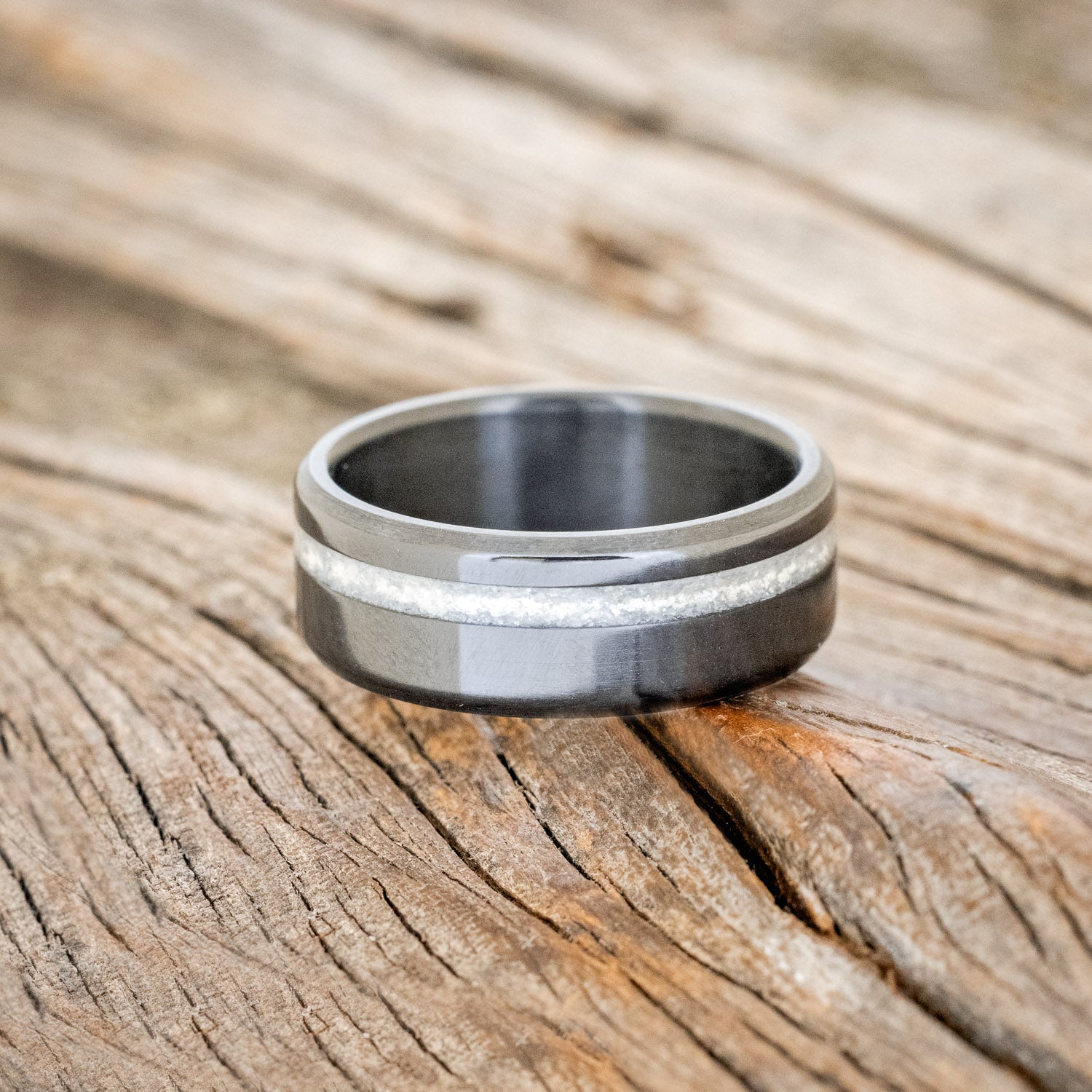 "VERTIGO" - DIAMOND DUST WEDDING RING