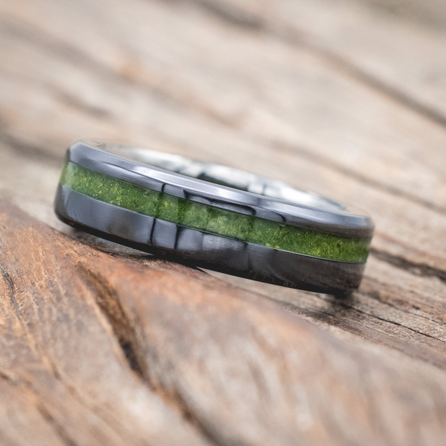 "Vertigo" Moss Inlay & Lining Wedding Ring | Staghead Designs