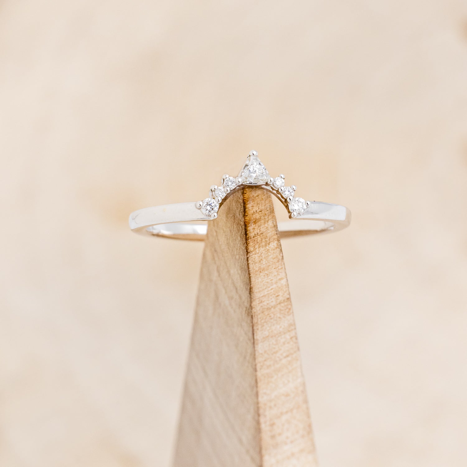 CONTOUR TRACER WITH DIAMOND ACCENTS