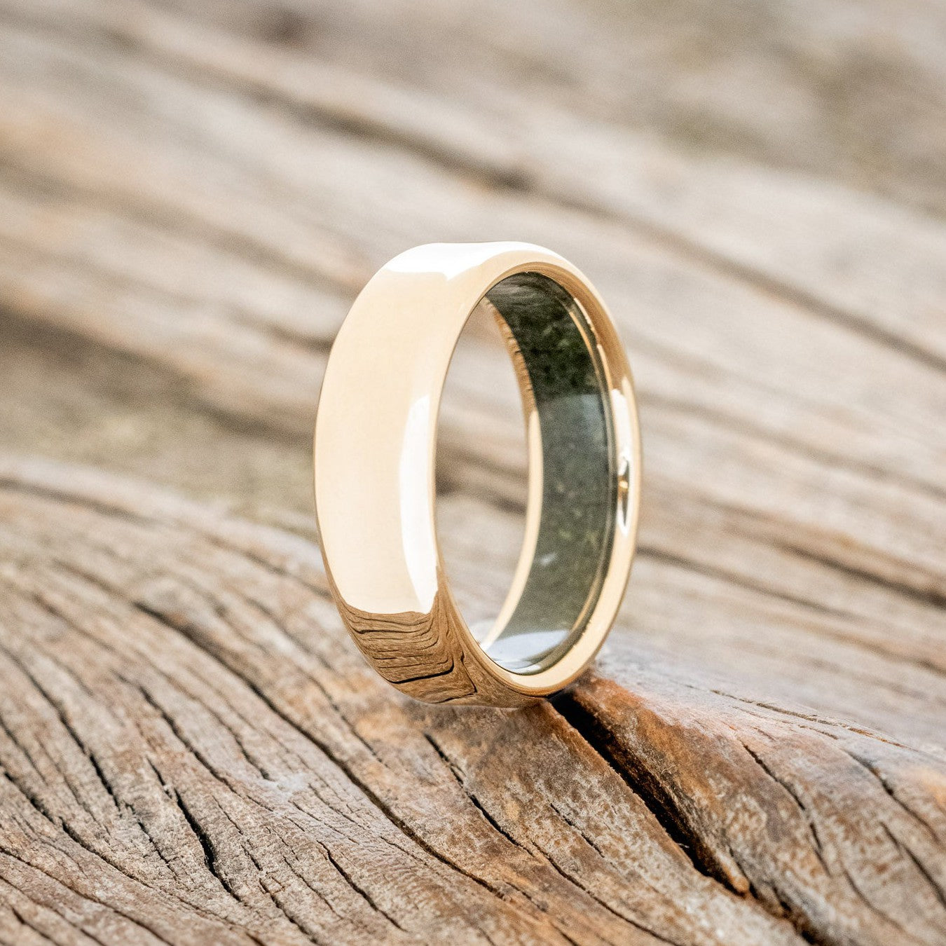 MOSS LINED WEDDING BAND