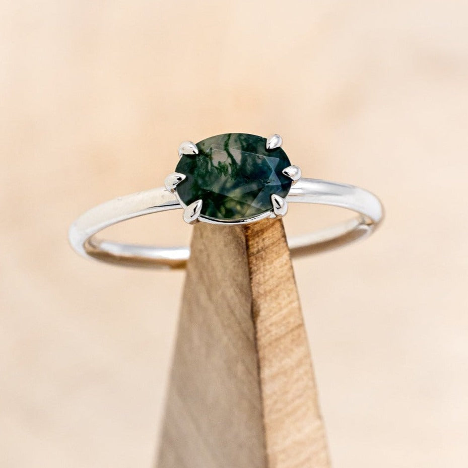 Oval Cut Moss Agate Solitaire Engagement Ring With Claw Prongs