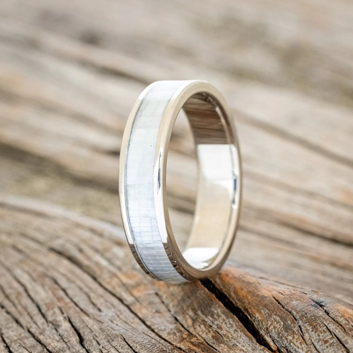 "RAINIER" - MOTHER OF PEARL WEDDING RING - 14K WHITE GOLD (6MM) - SIZE