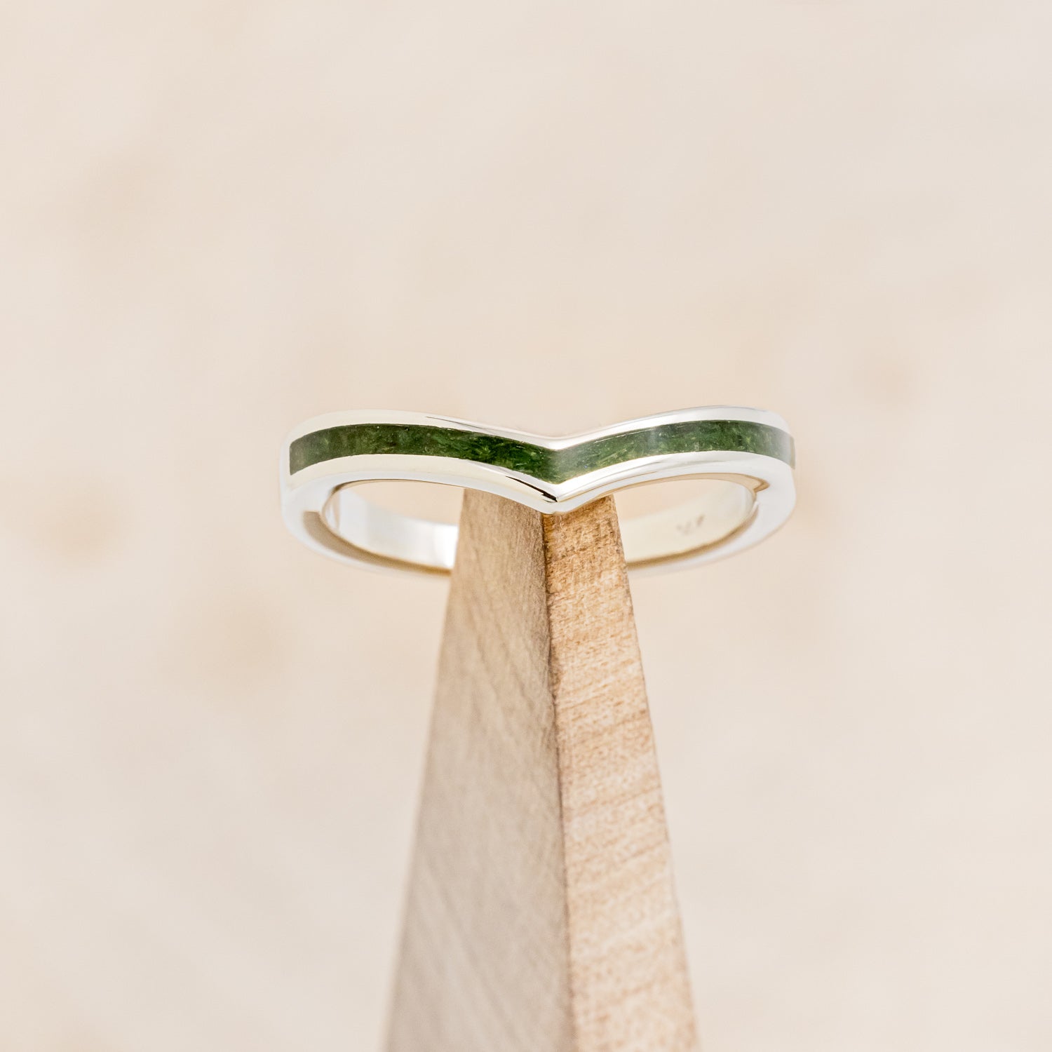 "KIDA" - V-SHAPE STACKING WEDDING BAND WITH MOSS INLAY