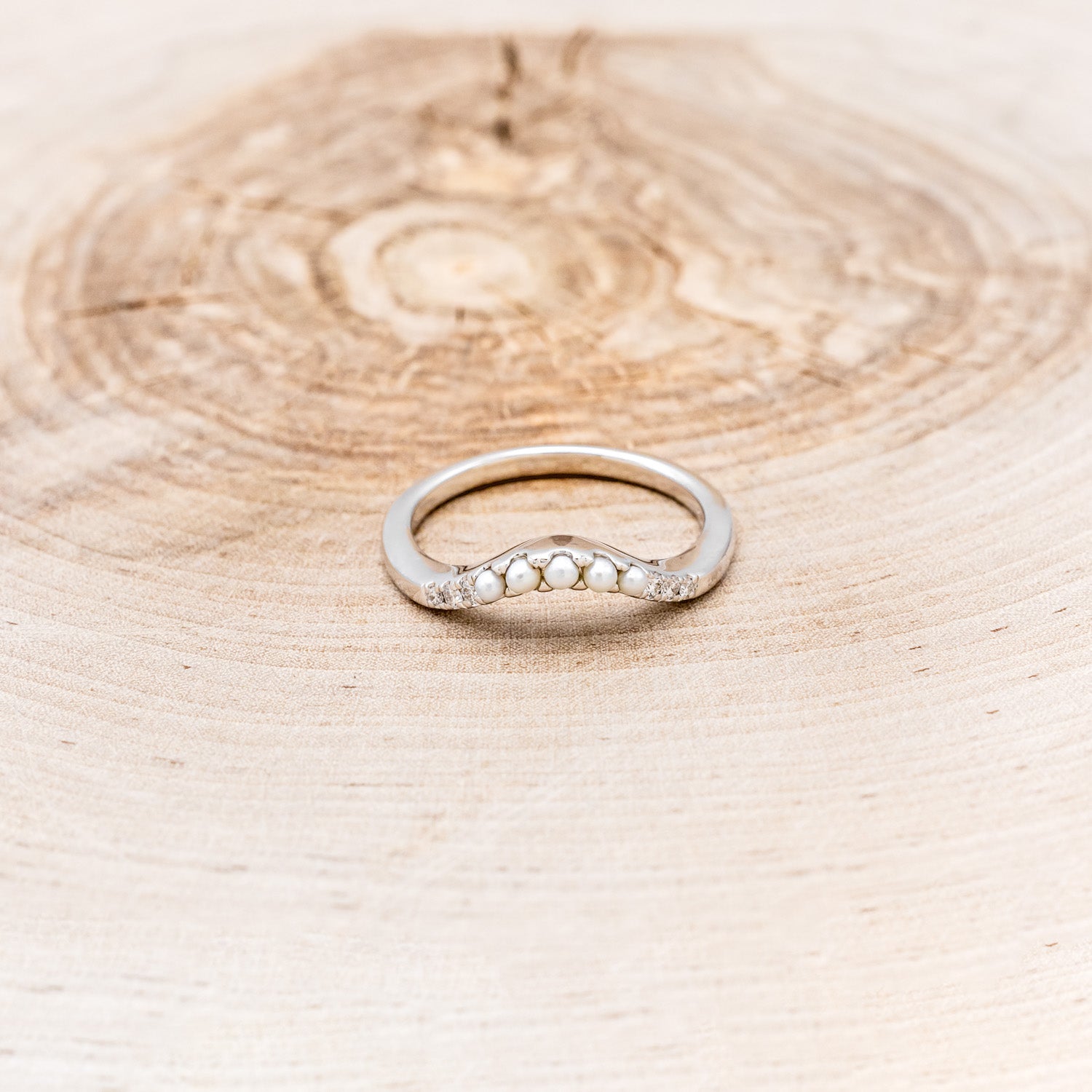 PEARL & DIAMOND TRACER BAND IN 14K GOLD