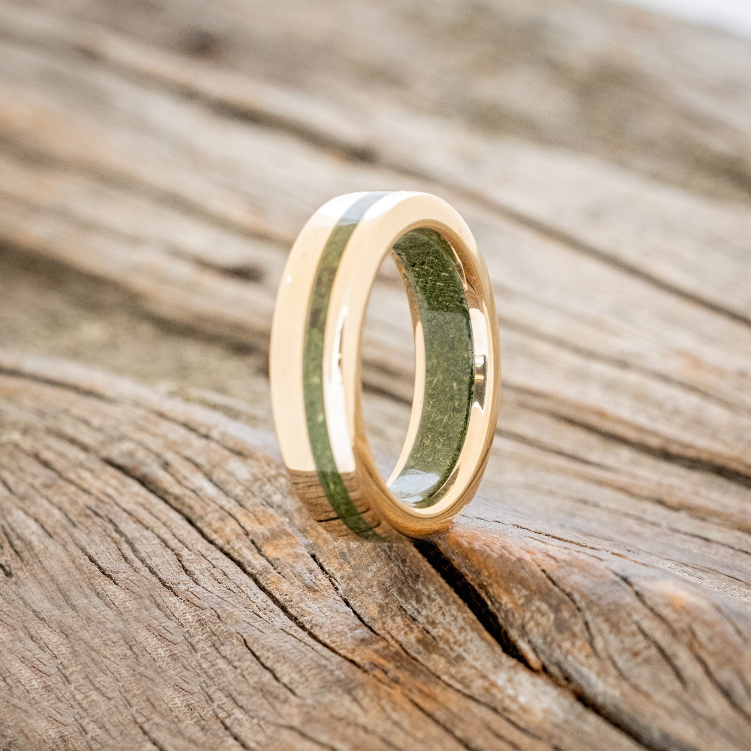 "VERTIGO" - MOSS INLAY & LINING WEDDING RING