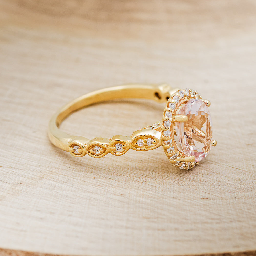 OVAL MORGANITE ENGAGEMENT RING WITH SCALLOP BAND & DIAMOND ACCENTS