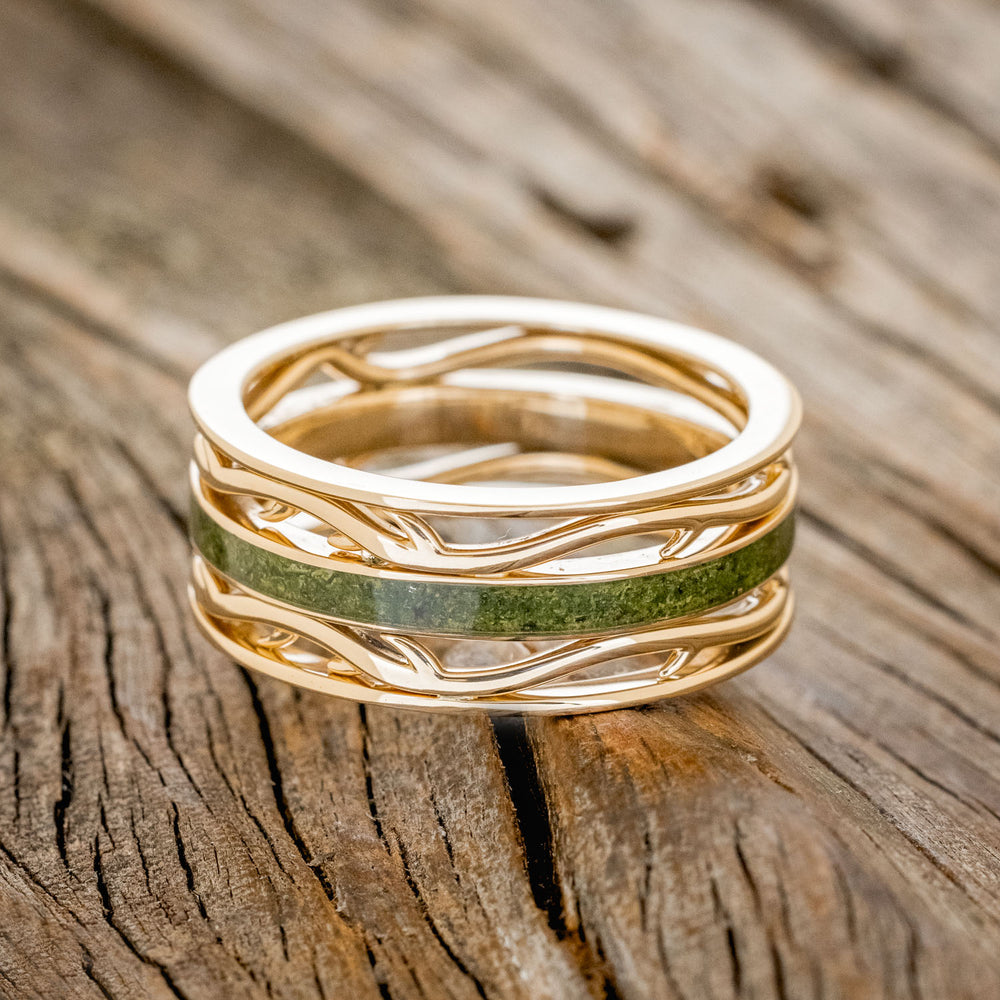 Men's "Artemis" Moss Wedding Ring on 14K Gold Band | Staghead Designs