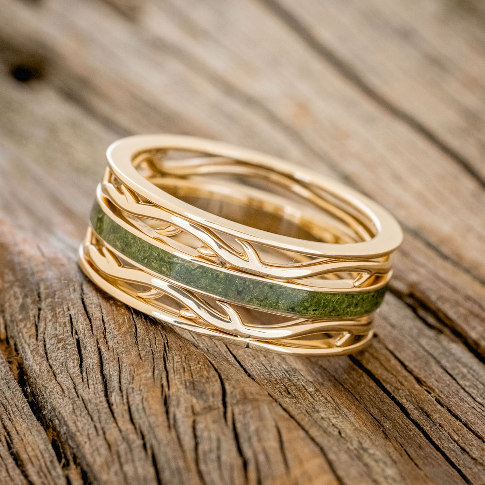 Men's "Artemis" Moss Wedding Ring on 14K Gold Band | Staghead Designs